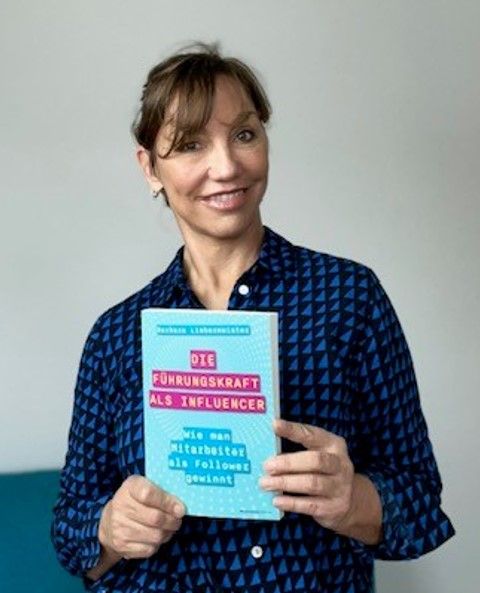Barbara mit Influencer-Buch